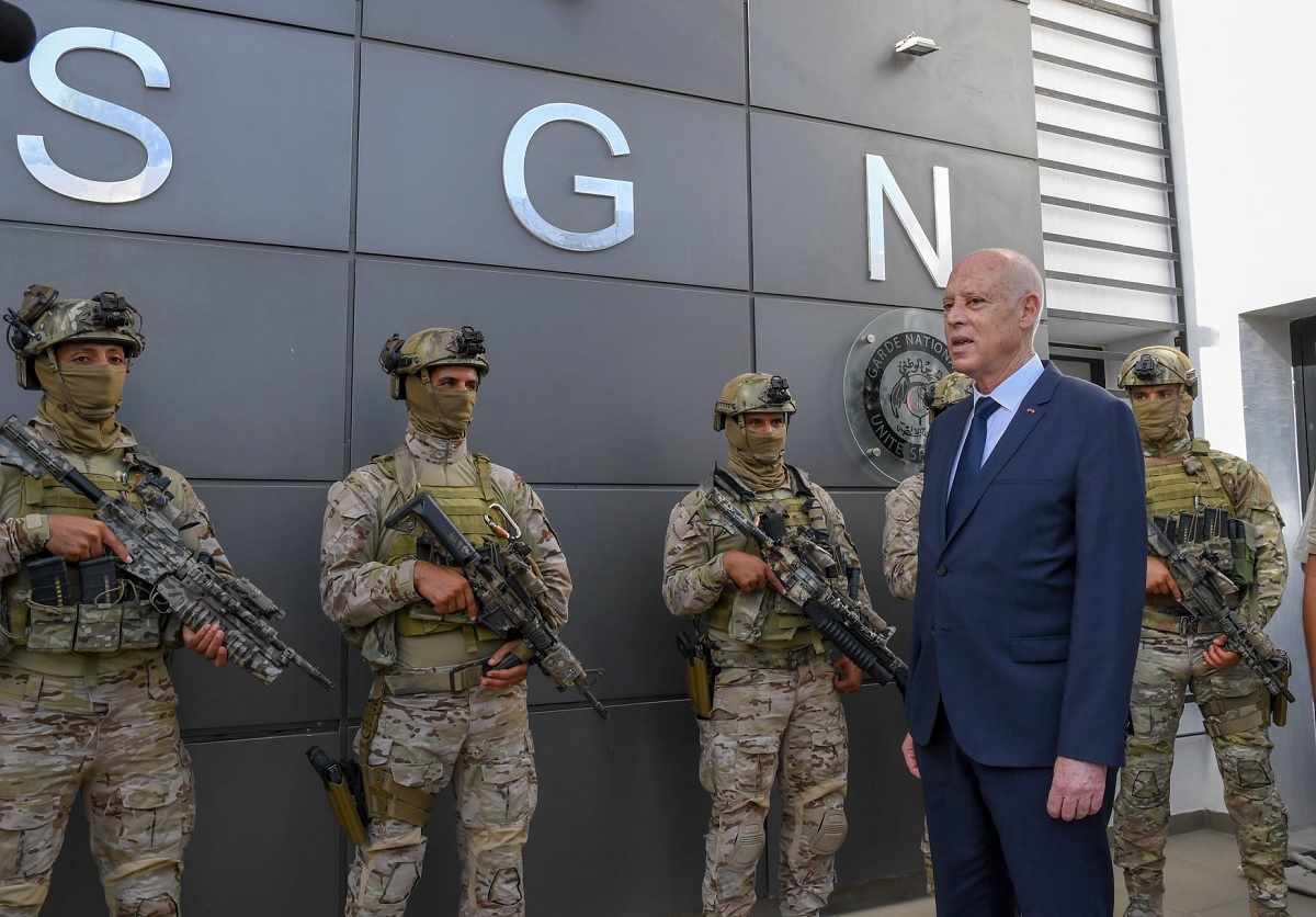 Le président de la République visite l’unité spéciale de la garde ...
