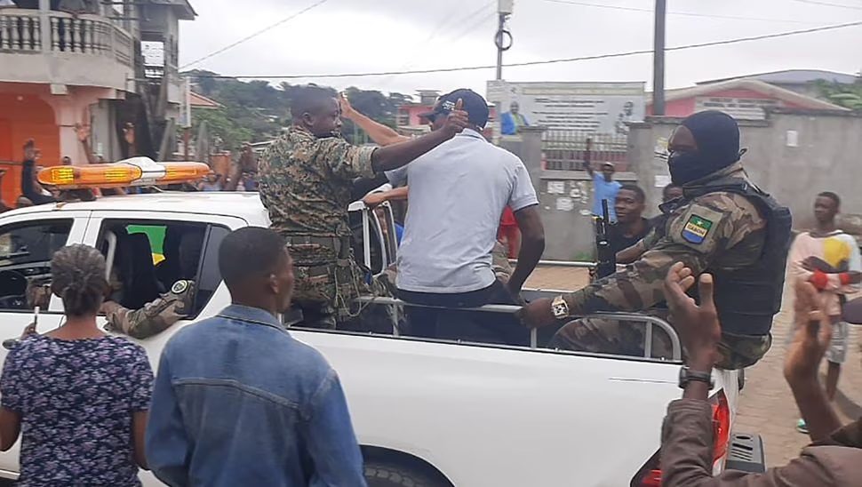 Gabon : Un coup d’Etat est en cours. Bongo en résidence surveillée ...
