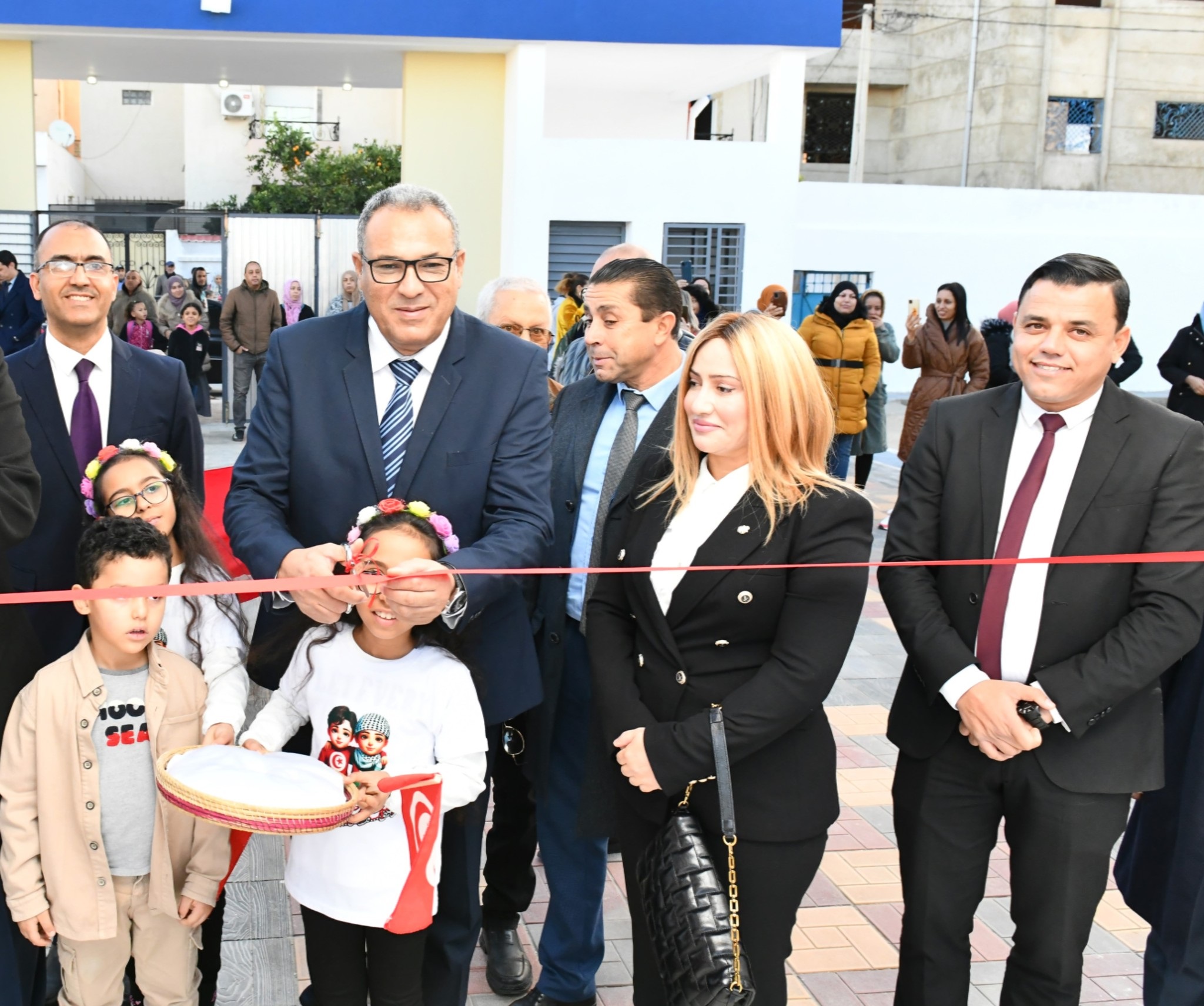 Le ministre de l'éducation inaugure l'école primaire Farhat Hached au ...