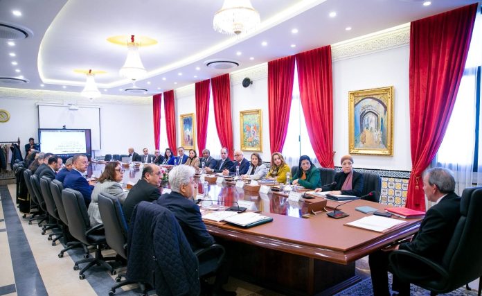 Un conseil des ministres adopte une série de projets de décrets visant ...