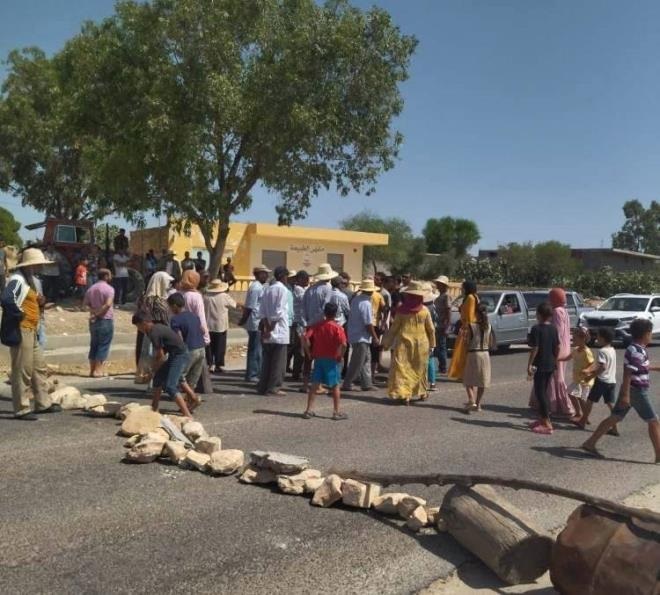 Des habitants d'Oueslatia protestent contre le manque d'eau potable ...